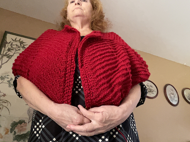 Ravelry: Walla Walla Cape pattern by Rachel Colabello