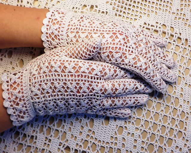 Ravelry: Flower Patterned Gloves pattern by Coats Design Team