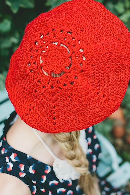 Ravelry: Cherry Blossom Beret pattern by Kath Webber