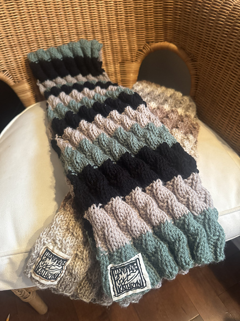 Ravelry: Jilly's Scarf pattern by Kathryn Montroy