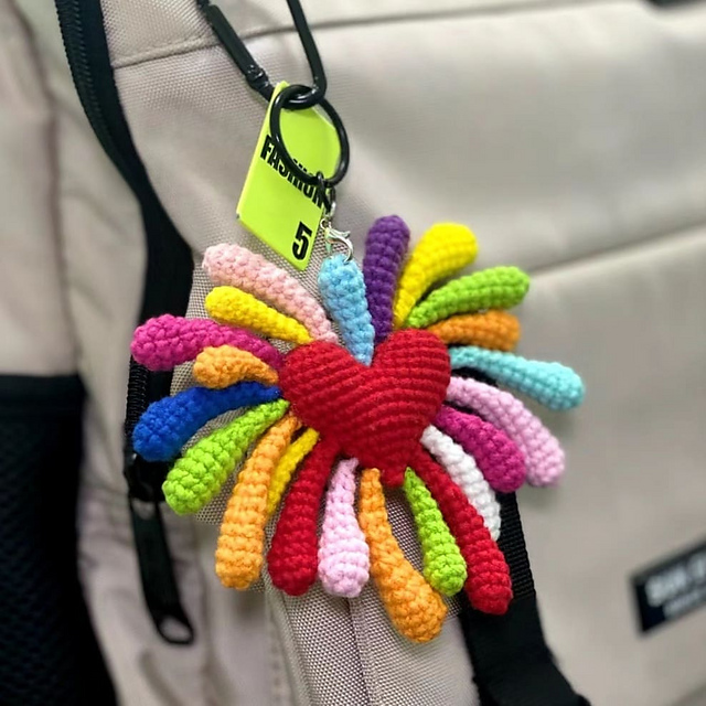 Ravelry: Heart Fireworks pattern by Kathy Leung