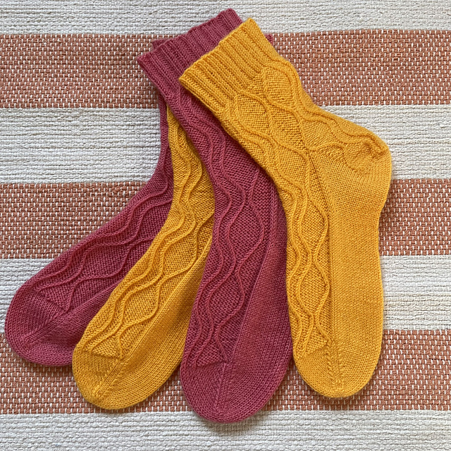 Ravelry: Socks “Tulip” pattern by Katia Ko