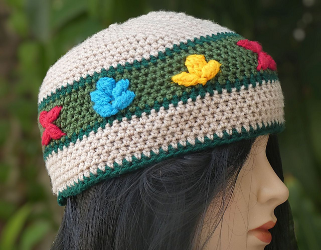 Ravelry: 3 Flowers Hat pattern by Katie McCrochet