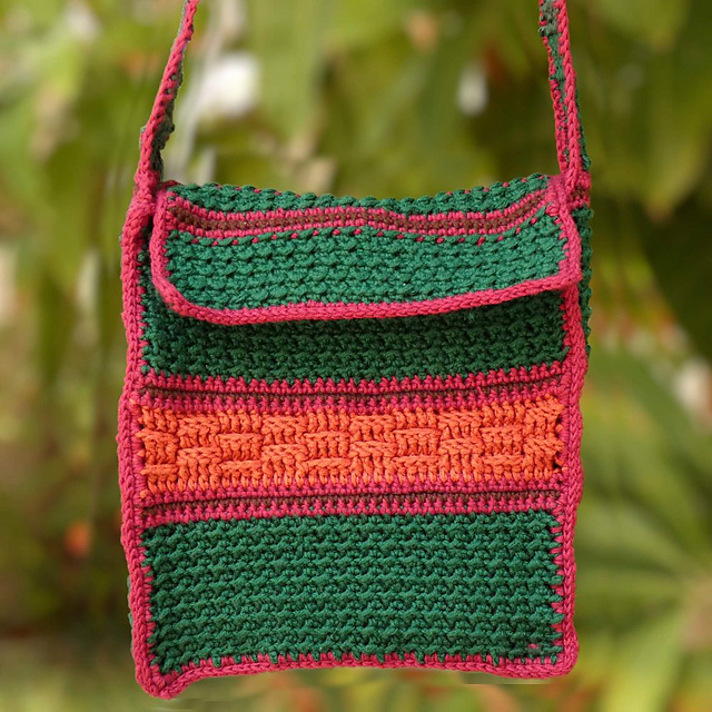 Ravelry: Crunchy Stitch Crochet Bag Pattern pattern by Katie McCrochet