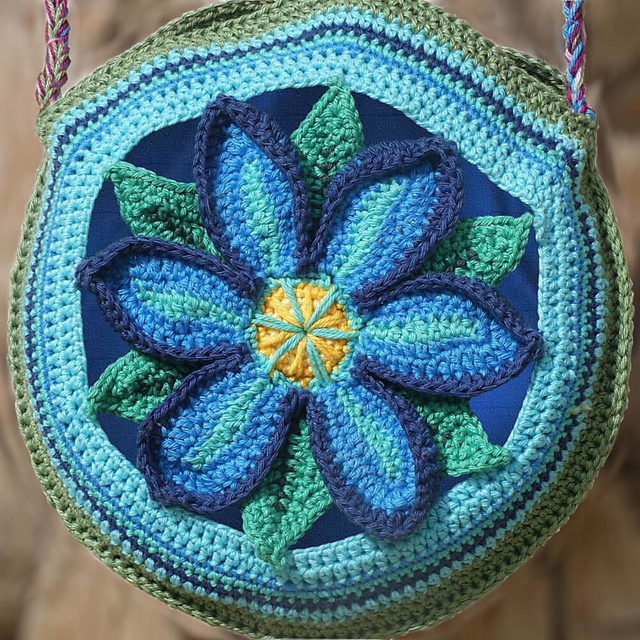 Ravelry: Round Flower Bag pattern by Katie McCrochet