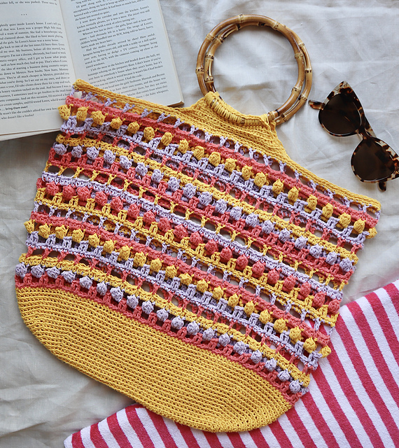 Ravelry: Callipo Beach Bag pattern by Kate Bridge