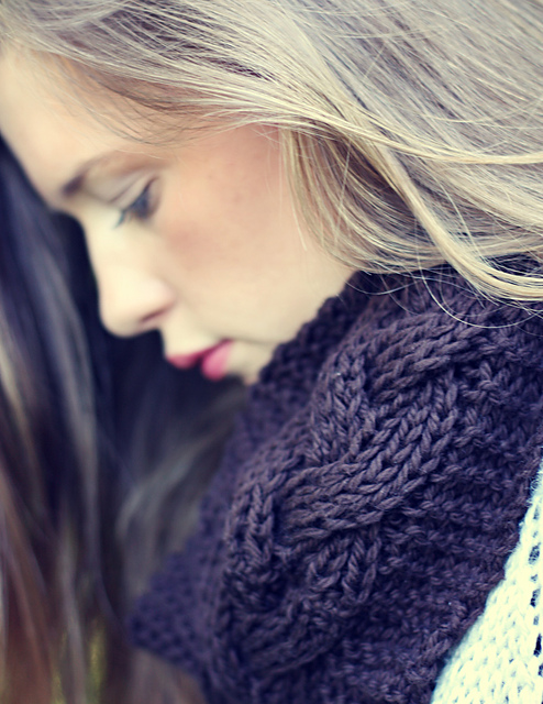 Ravelry: Reversible Braided Cowl pattern by Katrinine