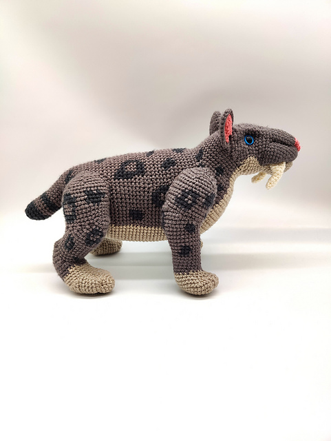 Ravelry: Smilodon (Sabertooth Tiger/Cat) pattern by Katya McGuane