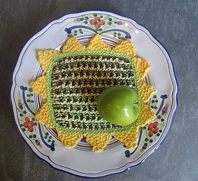 Ravelry: Sunflower Season pattern by Kay Gardiner