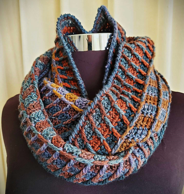 Ravelry: Tilting Tracks pattern by Kaye Adolphson