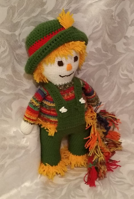 Ravelry: Scaredy Crow Scarecrow pattern by Karen Humphries