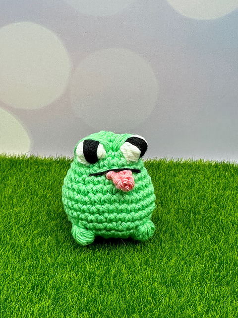 Ravelry: Itty Bitty Froggy pattern by Kazzyinstitches