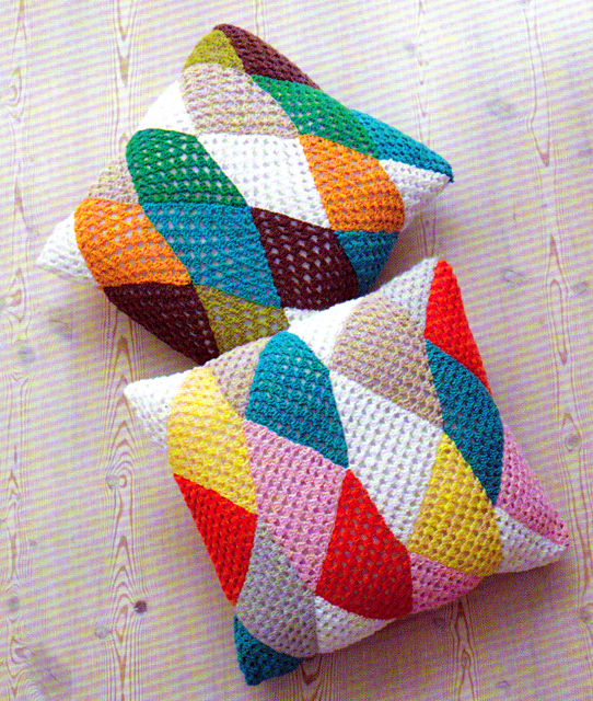 Ravelry: Triangles Cushion pattern by Patons Australia
