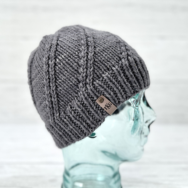 Ravelry: Yaw Yaw Hat (Bulky) pattern by Kelly Gaffney