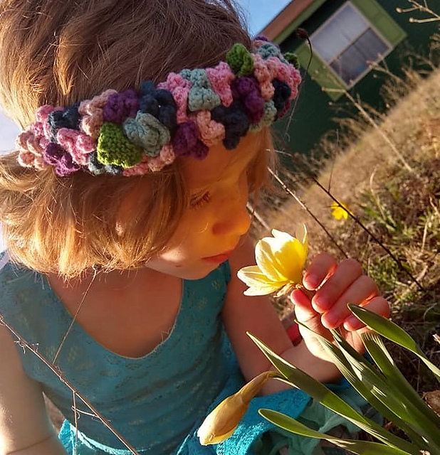 Ravelry: Spring Crown of Flowers pattern by Psyched Out Knits