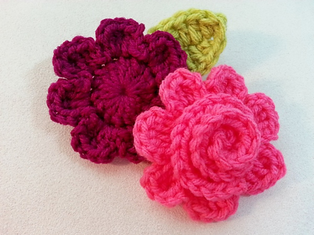 Ravelry: Large Petal Curlicue Daisy pattern by Kerri Sanders