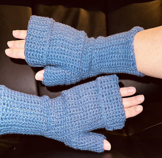 Ravelry: PNW Mitts pattern by KerrieAnn Abby