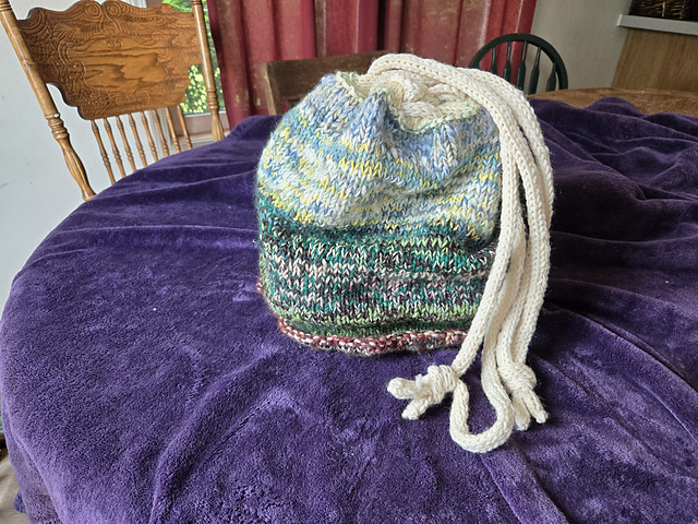 Ravelry: Scrappy Knit Project Bag pattern by Kimberly Boyce