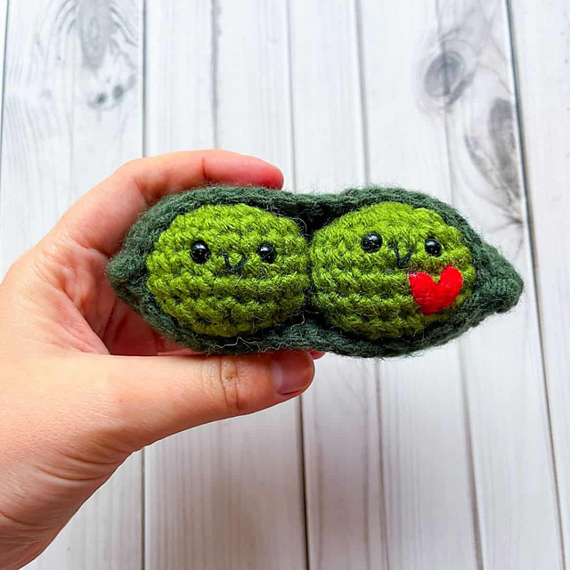 Ravelry: Peas in a Pod pattern by Kimberly Arenas/The Caffeinated Snail