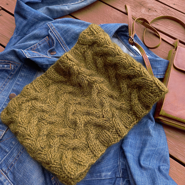 Ravelry: Monday Cowl pattern by Kiniki Knits