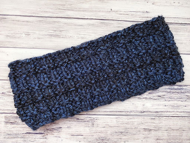 Ravelry: Simple Cowl pattern by Amanda Saladin