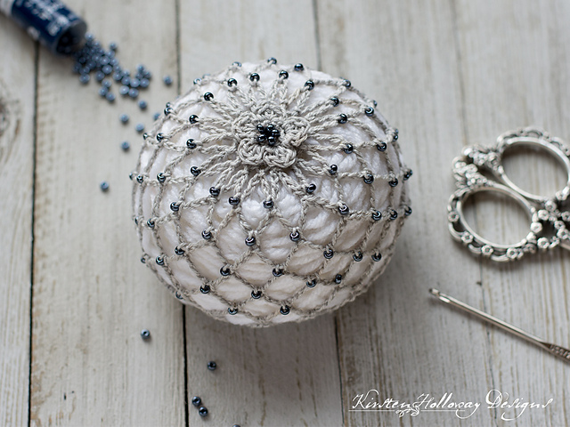 Ravelry: Ballerina Bun Cover pattern by Kirsten Holloway