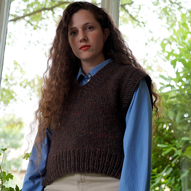 Ravelry: Tussaaq Slipover V-Neck pattern by Kit Couture