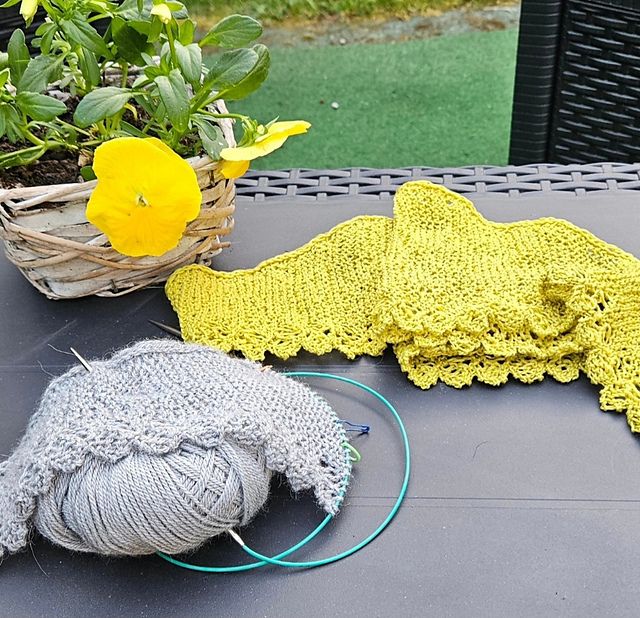 Ravelry: MiniLaceTuch Miri pattern by KiwiStrickdesign