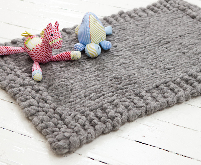 Ravelry: Snuggly Rug pattern by Jacqui Harding