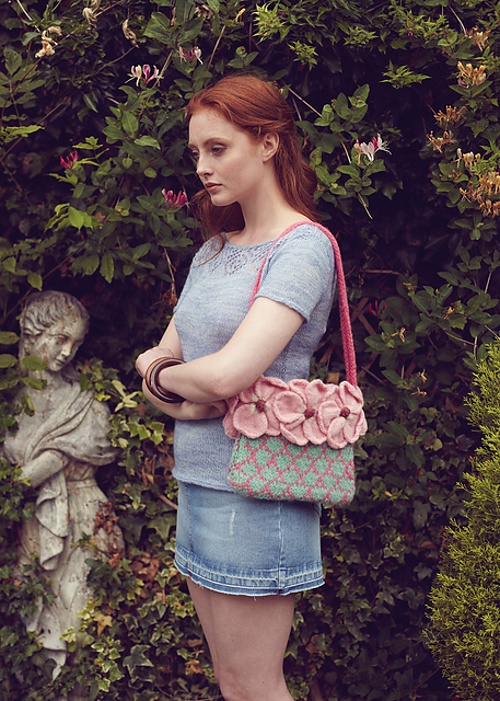 Ravelry: Garden Trellis Bag pattern by Jane Howorth