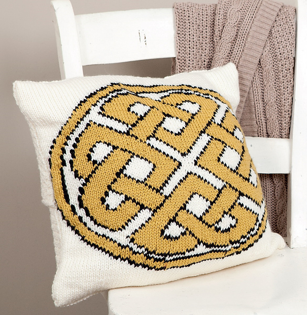 Ravelry: Cariad Cushion pattern by Amy Pickard