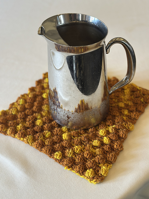 Ravelry: Honeycomb Trivet pattern by Knit & Bolt
