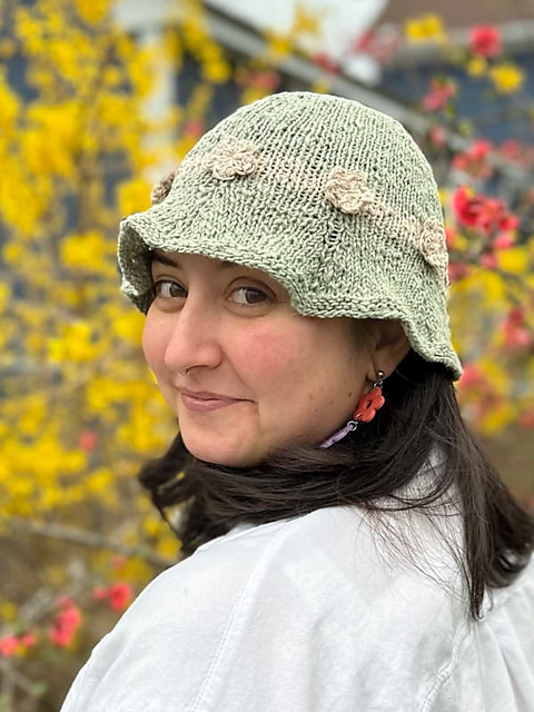 Ravelry: Daisy Chain (Knit) pattern by Mel Kennelly