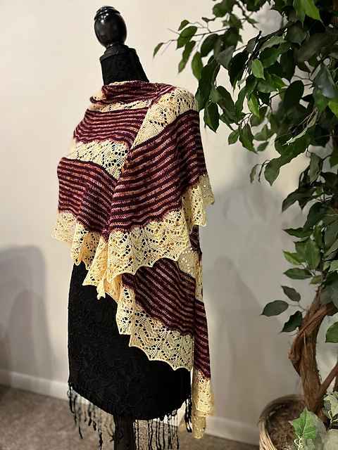 Ravelry: Ashlyn Shawl pattern by Rachel Wolfe