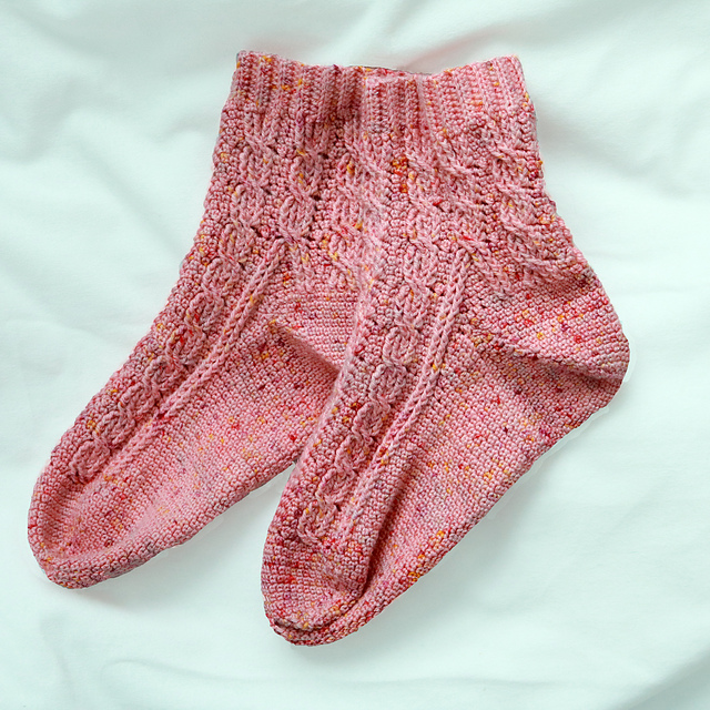 Ravelry: Nectarine pattern by Brenda K. B. Anderson