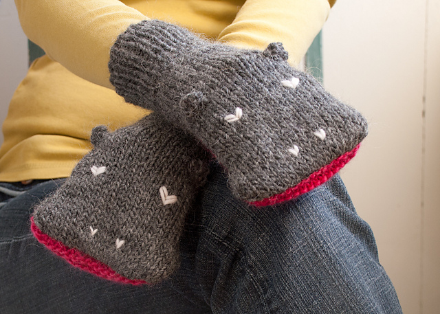 Ravelry: Hippopotamus Mittens pattern by Nguyen Le