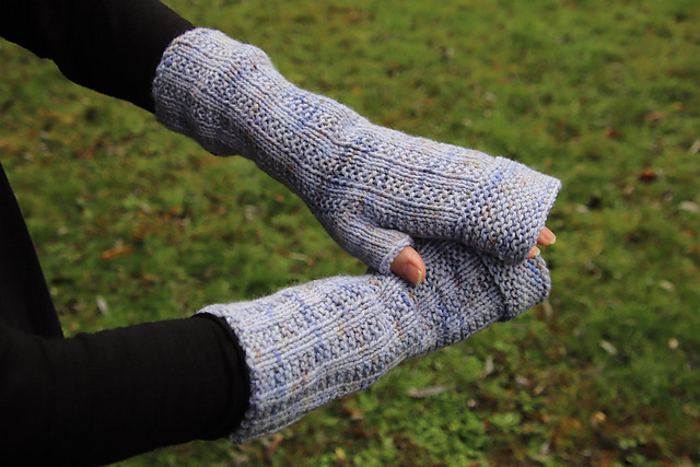 Ravelry: KnitSpirit's Lambing Mitts
