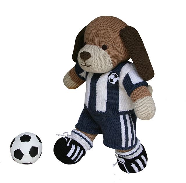 Ravelry: Football Kit (Knit a Teddy) pattern by Sarah Gasson