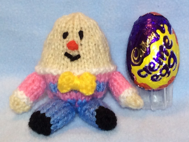 Ravelry: Humpty Dumpty Creme Egg Cover pattern by Rebecca Roberts