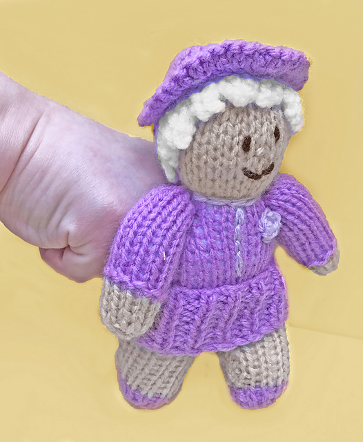 Ravelry: Royal Jubilee Queen Finger Puppet pattern by Rebecca Roberts