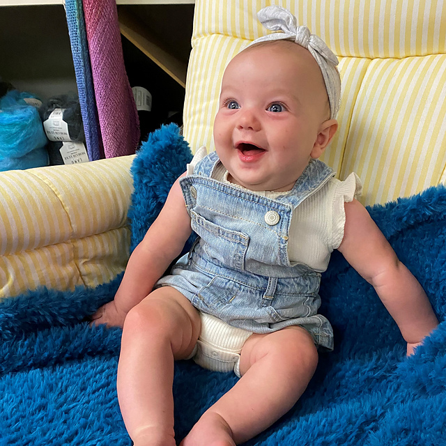 Ravelry: Everly's Blankie pattern by Knitique Yarns