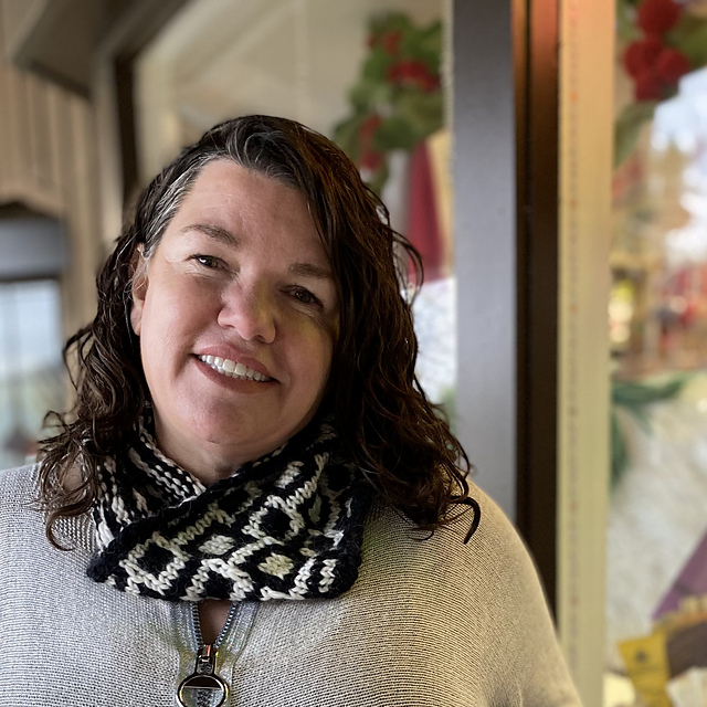 Ravelry: Color Contradiction pattern by Knitique Yarns