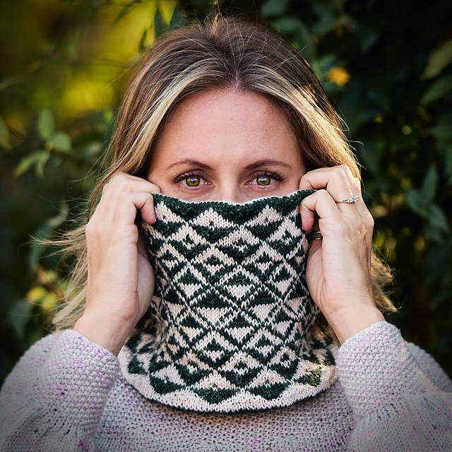 Ravelry: Glass Shards Cowl pattern by Jamie Hoffman