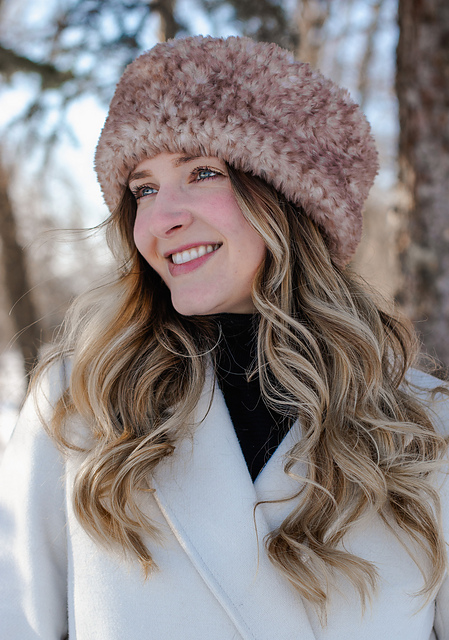 Ravelry: Chateau Pillbox Hat pattern by Janine Myska