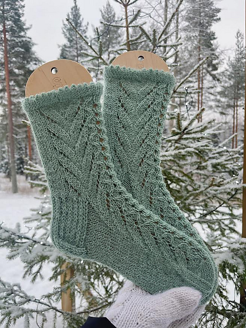 Ravelry: Heljä sukat pattern by Knit sipi
