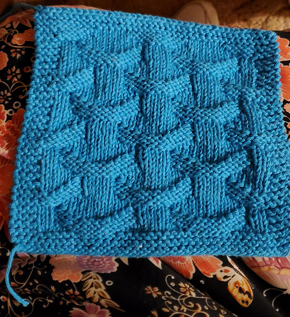 Ravelry: Knit Purl Scales pattern by Knit-Purl Stitches