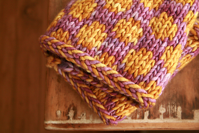 Ravelry: Pollen Dots Cowl pattern by Charlotte Marjoribanks