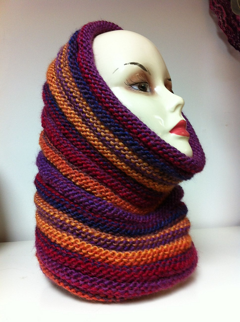 Ravelry: It's a Riot pattern by June Richards