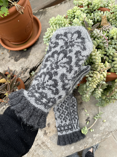 Ravelry: Sunfeather pattern by knittinglotta