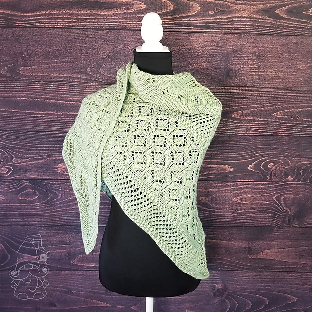 Ravelry: Doe Knots Shawl pattern by Amber Lund